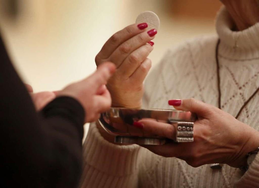 Lectors and Extraordinary Ministers - St. Raymond Catholic Church